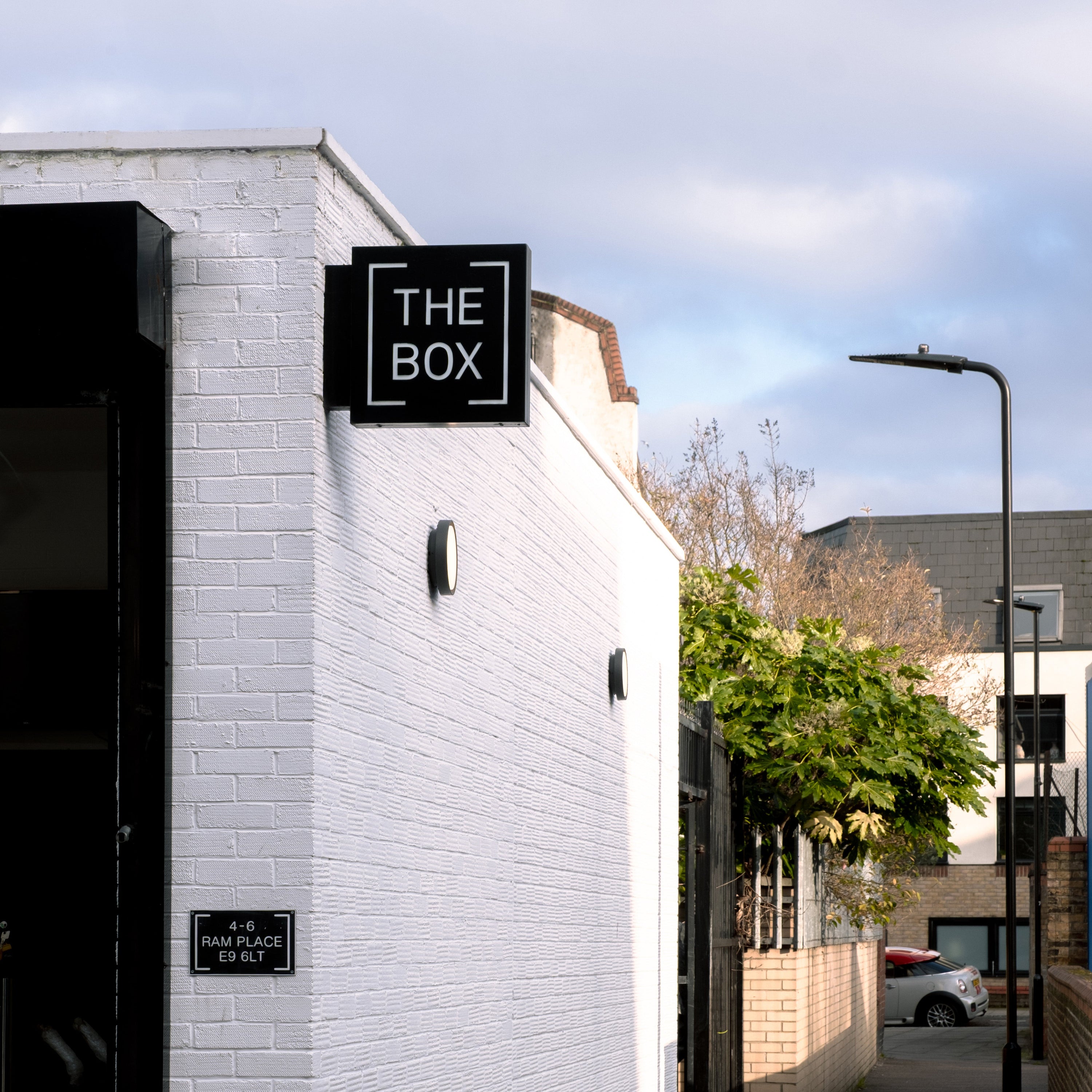 About us – THE BOX